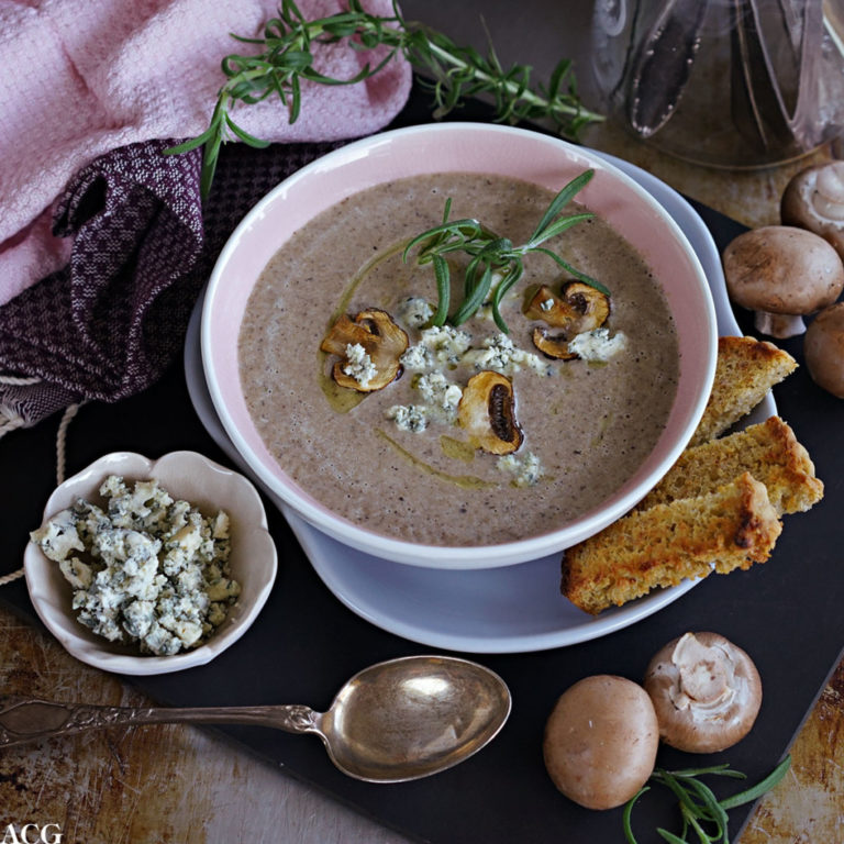 Kremet soppsuppe med blåmuggost - ENEstående Mat