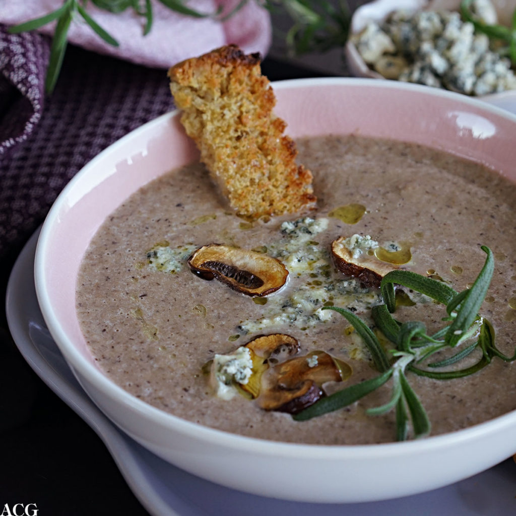 Kremet soppsuppe med blåmuggost - ENEstående Mat
